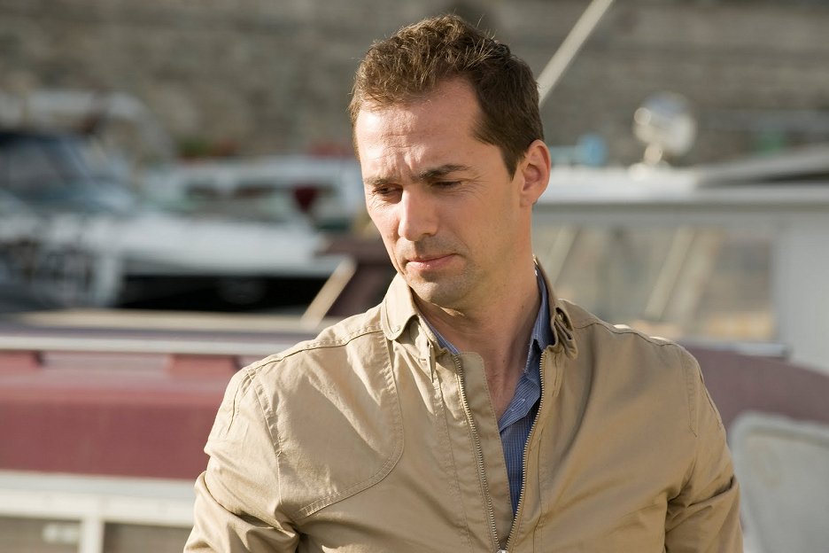 Falco - příběh poldy - Un nouveau départ (S01E02) (2013) | ČSFD.cz