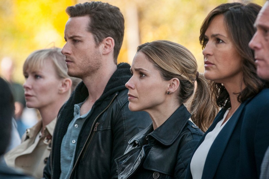 Policie Chicago - They'll Have to Go Through Me (S02E07) (2014) | ČSFD.cz