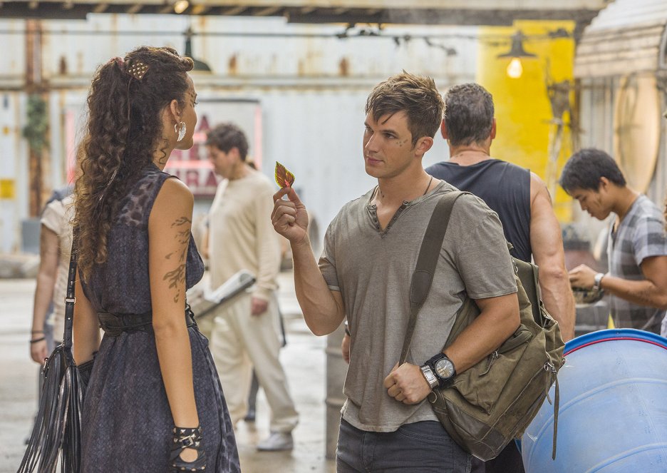 Láska ve hvězdách - Our Toil Shall Strive to Mend (E03) (2014) | ČSFD.sk