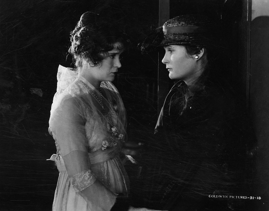 Hidden Fires (1918) | ČSFD.cz