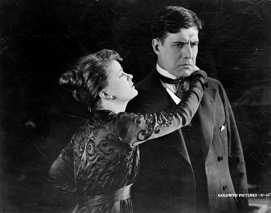 Hidden Fires (1918) | ČSFD.cz