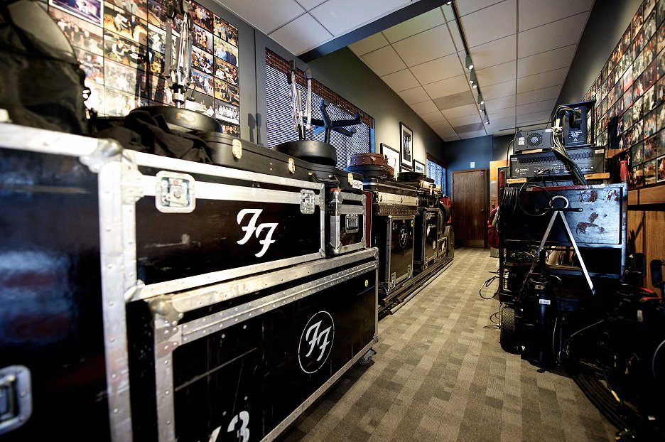 Foo Fighters: Sonic Highways - osm legend (2014) | ČSFD.cz