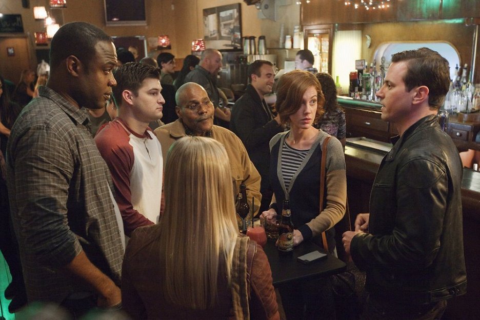 Sirens (2014) | ČSFD.cz