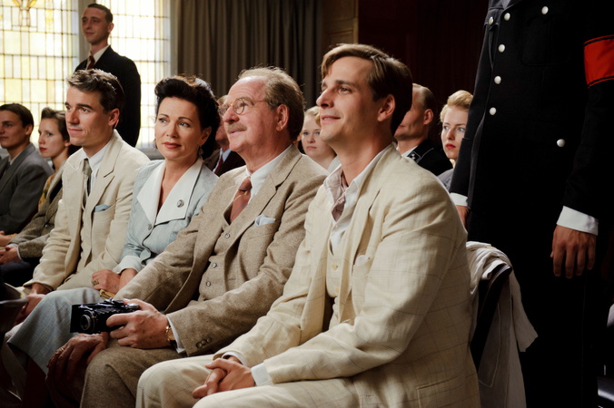 Ein weites Herz - Schicksalsjahre einer deutschen Familie (2013 ...