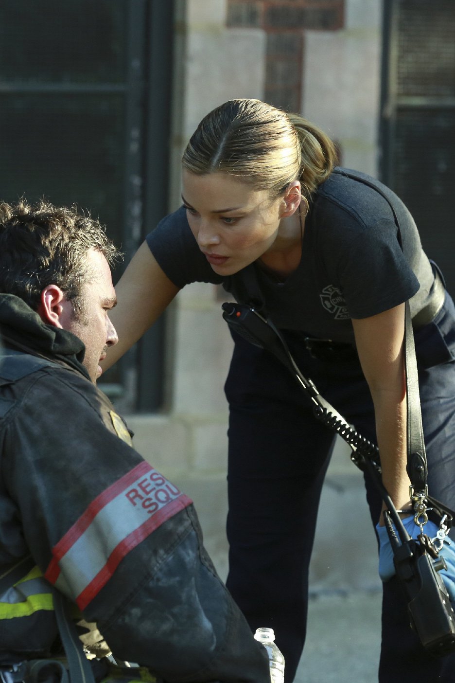 Chicago Fire - Plný dům problémů (S02E01) (2013) | ČSFD.cz