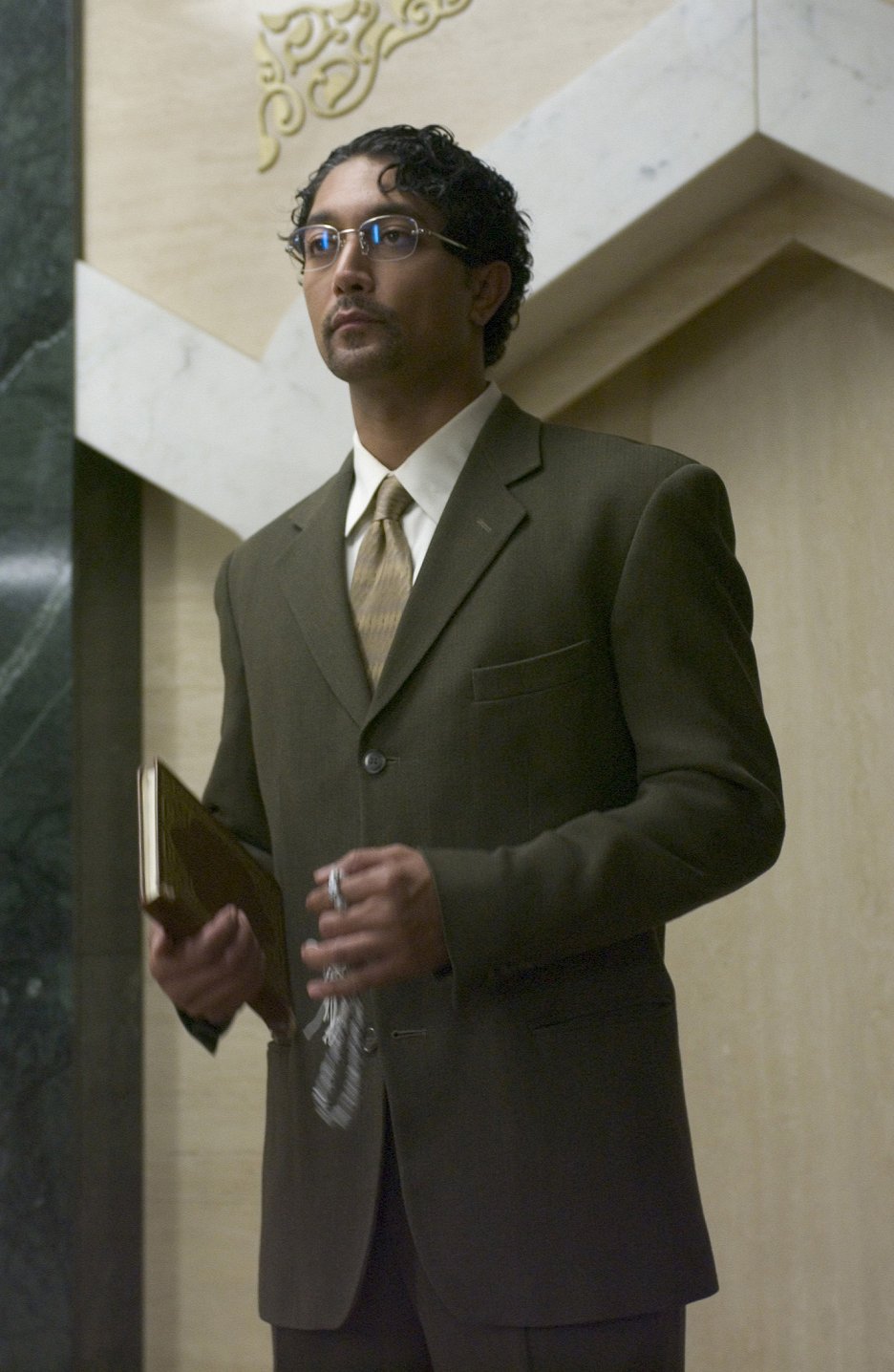 V utajení - Scholar (S01E04) (2005) | ČSFD.cz