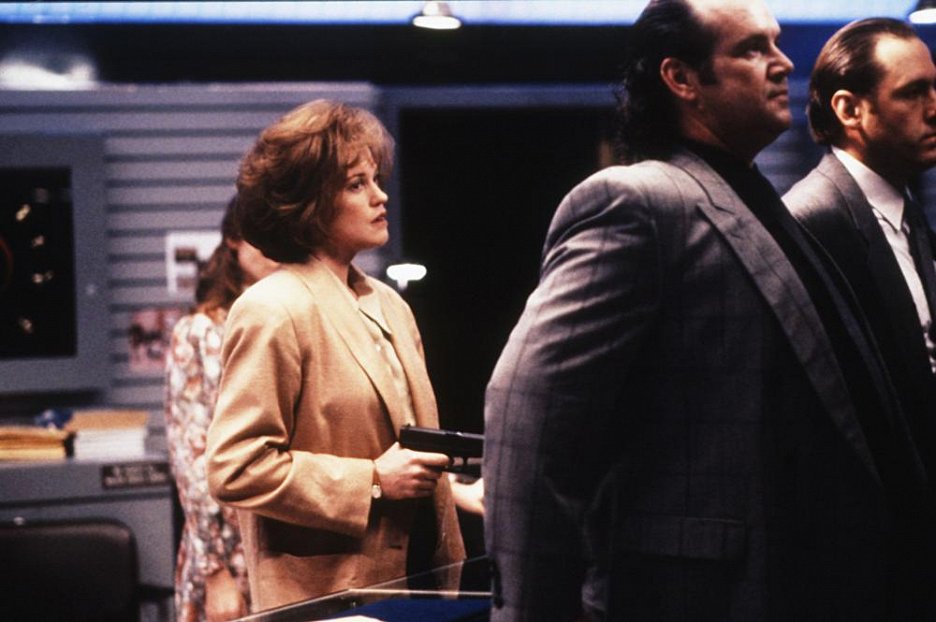 Cizinec mezi námi (1992) | Diskuze | ČSFD.cz