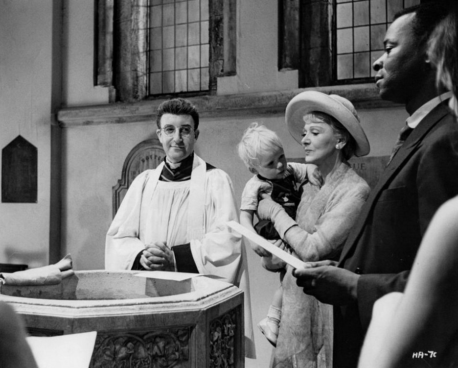 Heavens Above! (1963) | ČSFD.cz