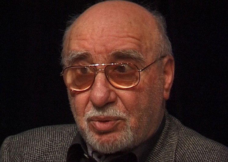 Zblízka Josef Topol (2000) | ČSFD.cz