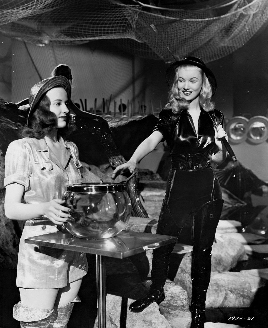 Revolver na prodej (1942) | ČSFD.cz