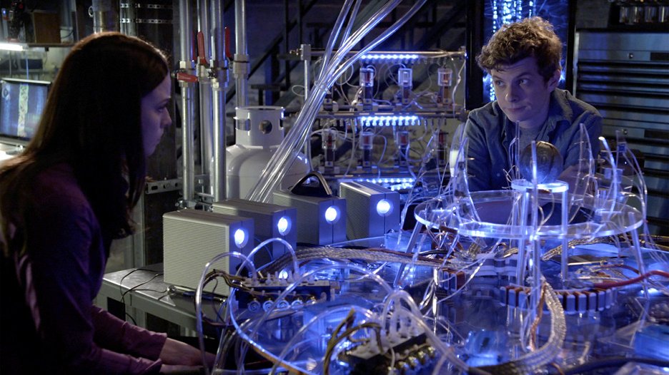 Continuum - Second Last (S02E12) (2013) | ČSFD.cz