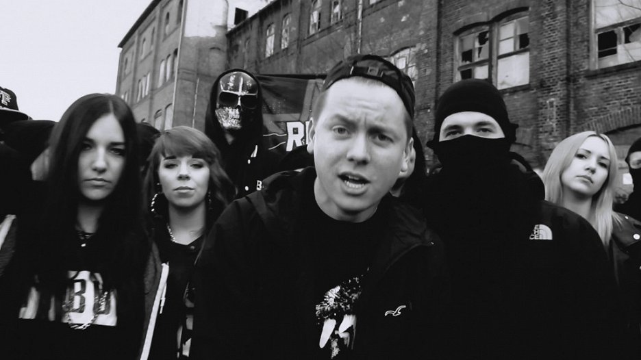 Ruffiction - RUFF (2014) | ČSFD.cz