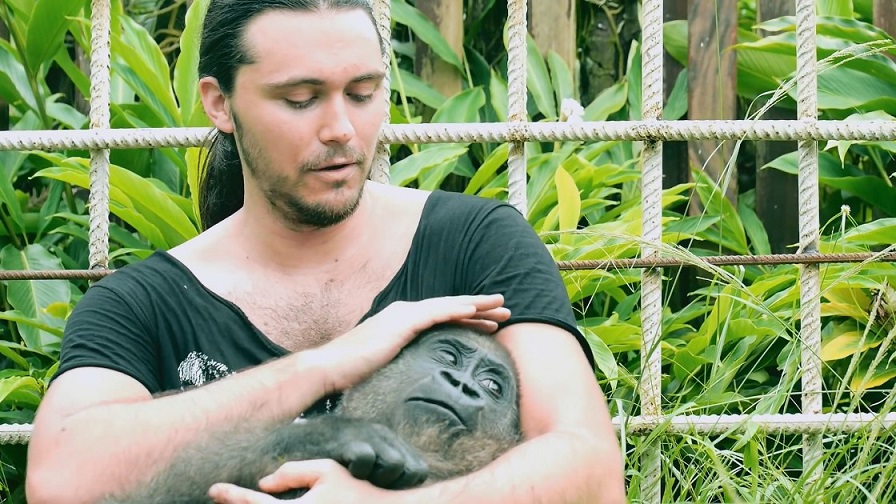 Maxime Ginolin : Make the Connection (2014) | ČSFD.cz