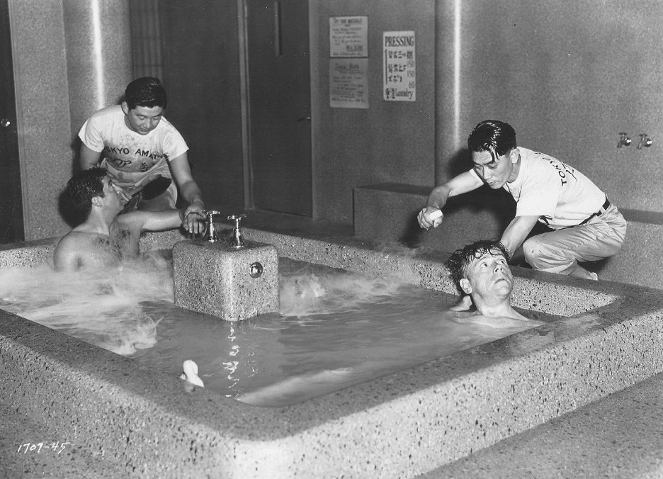 Back at the Front (1952) | ČSFD.cz