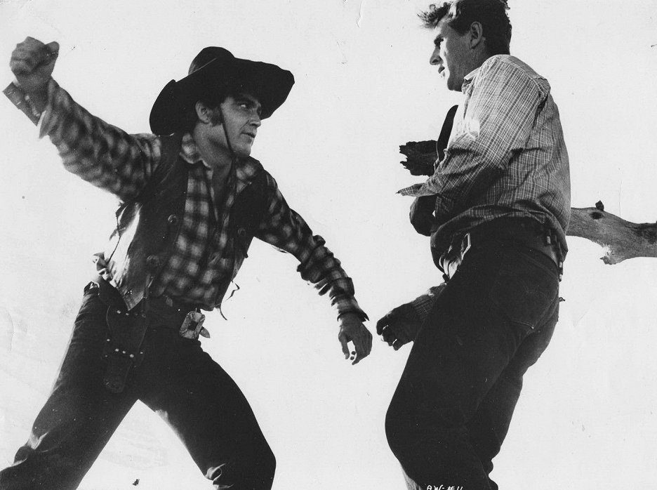 Apache Woman (1955) | ČSFD.cz