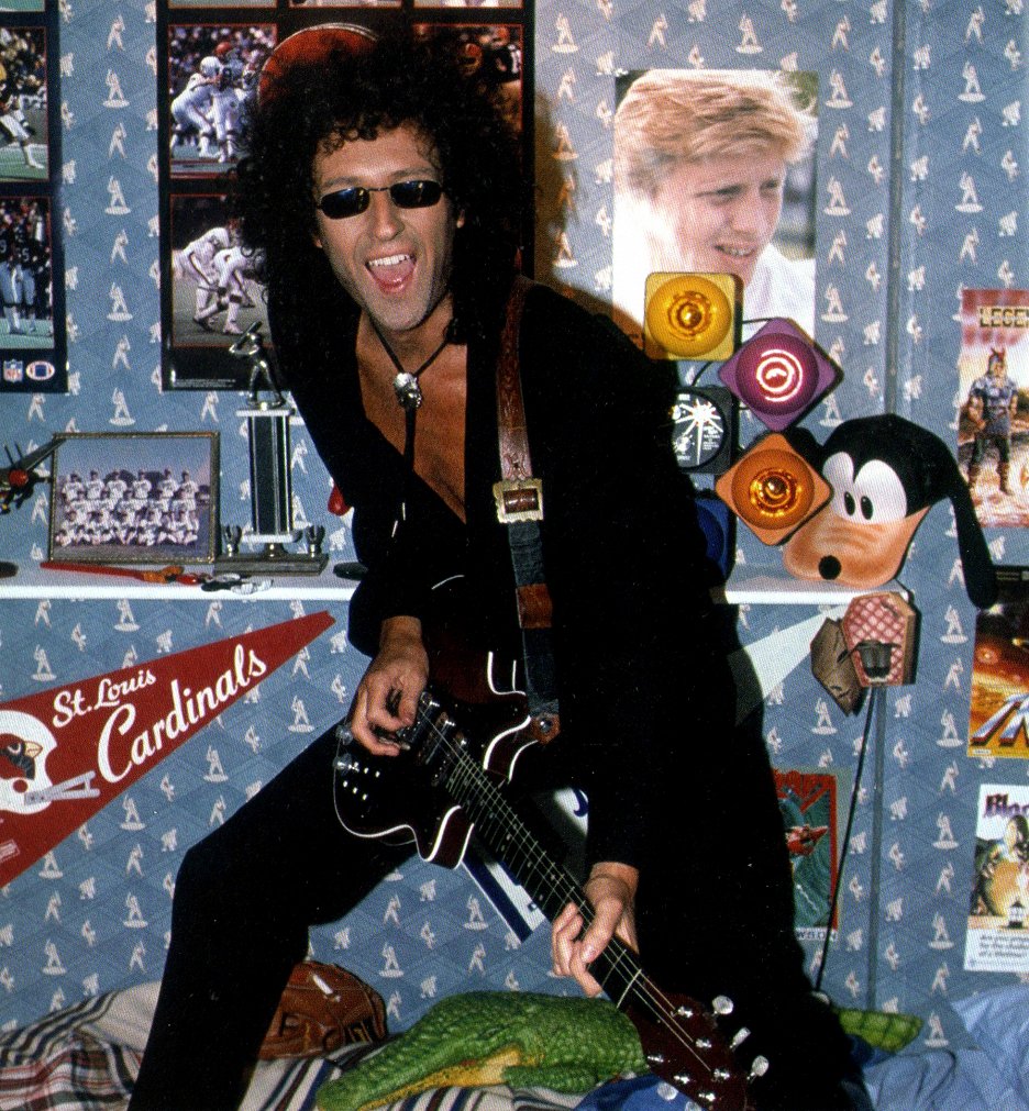 Queen: The Invisible Man (1989) | ČSFD.cz