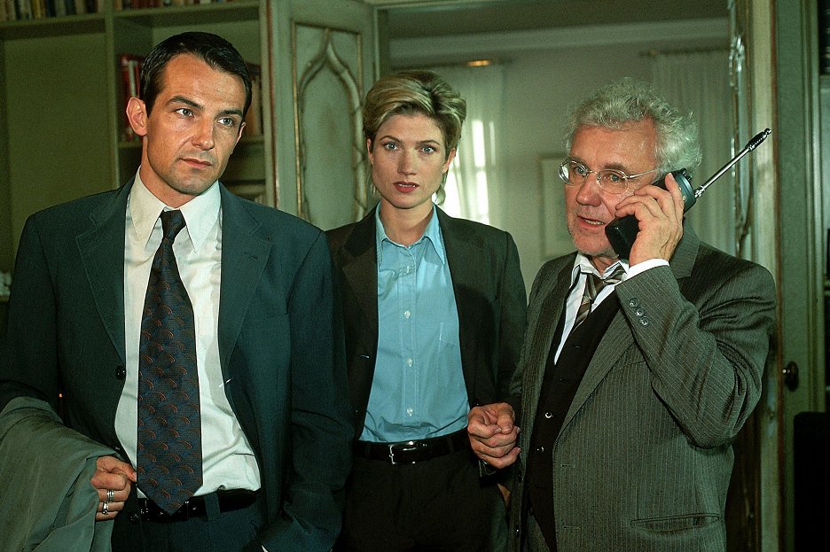 Specialisté na vraždy - Ikona (S01E04) (1998) | ČSFD.cz