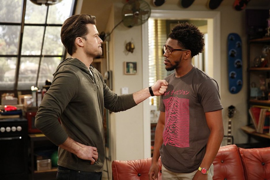 One Big Happy - Wedlocked (E06) (2015) | ČSFD.cz