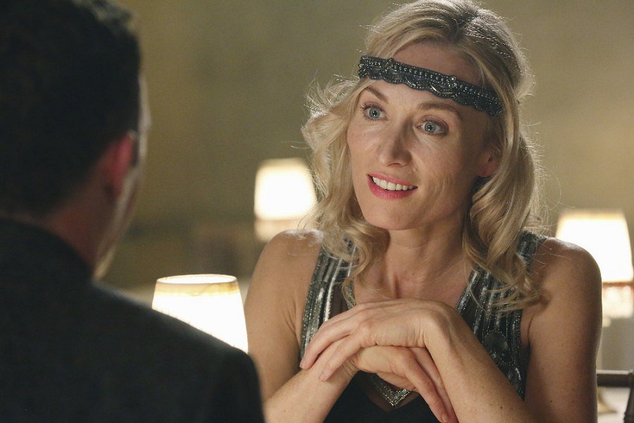 Once Upon a Time - Sympathy for the De Vil (S04E19) (2015) | ČSFD.cz