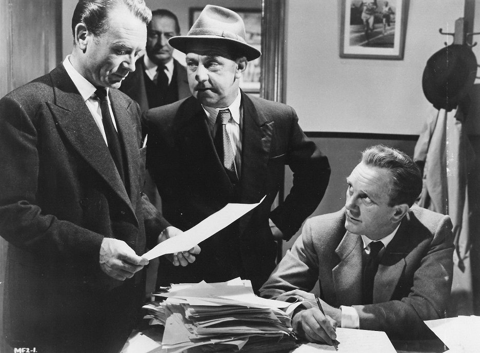 Town on Trial (1957) | Zajímavosti - Zajímavosti | ČSFD.cz