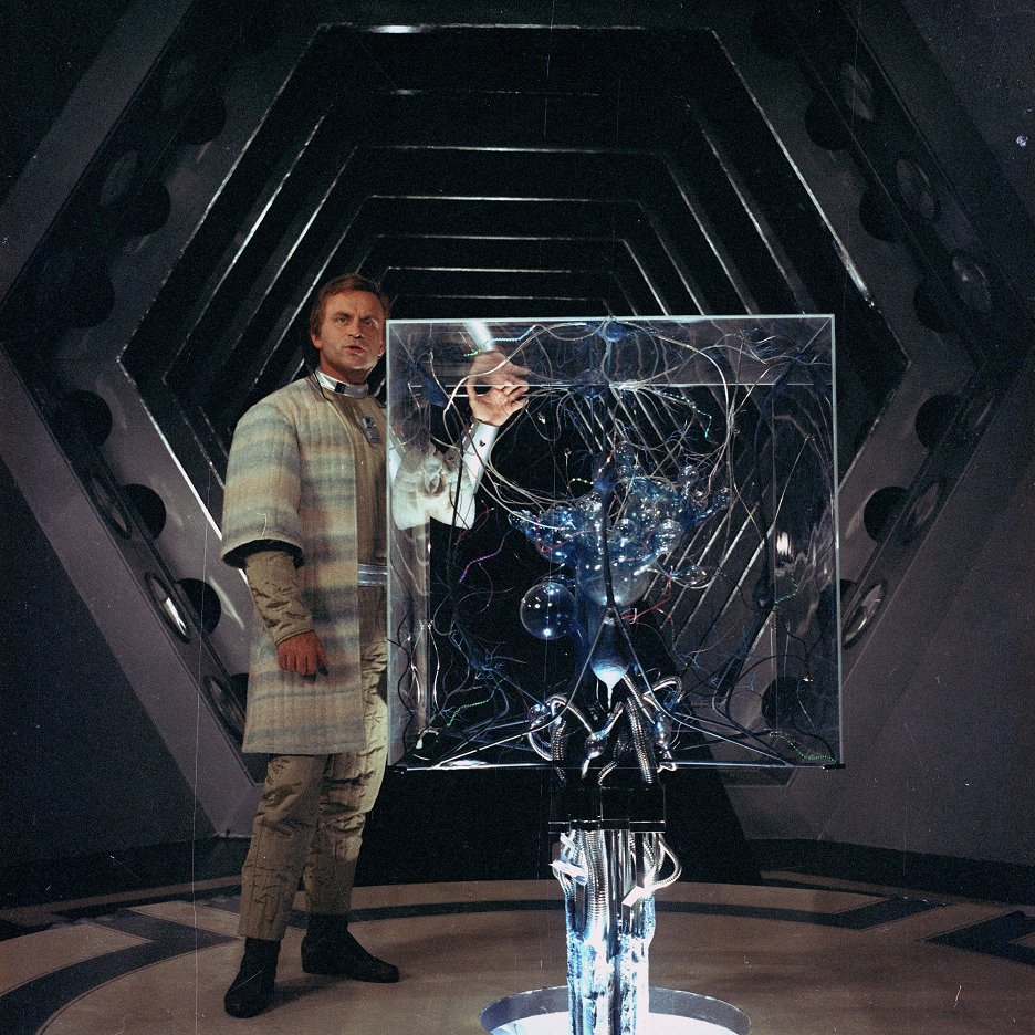 Návštěvníci - Půlnoční kolotoč (E07) (1983) | ČSFD.cz