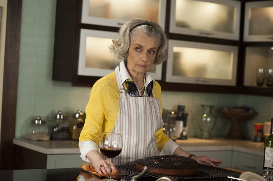 Dobrá manželka - Podivný rok (S05E22) (2014) | ČSFD.cz