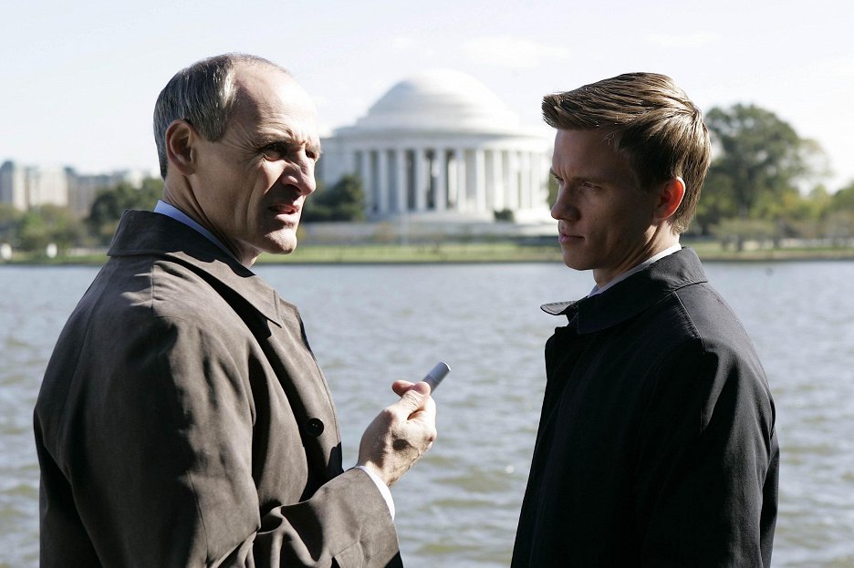 24 - Day 7: 12:00 p.m.-1:00 p.m. (S07E05) (2009) | Cinematheque | ČSFD.cz