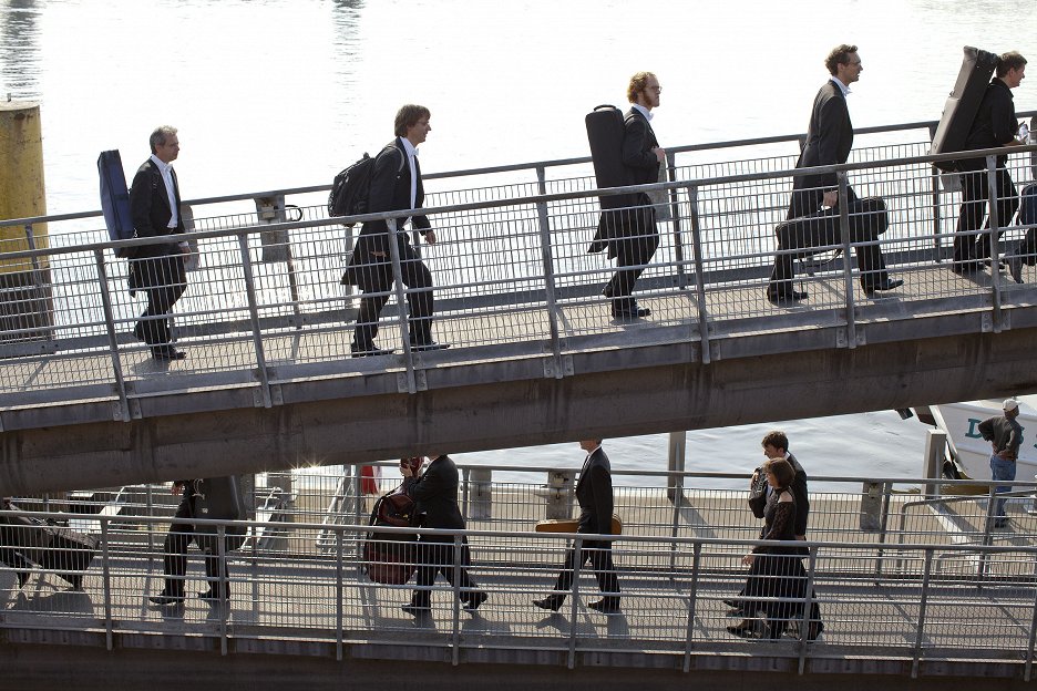 Schumann v přístavní hale Pier 2 (2012) | ČSFD.cz