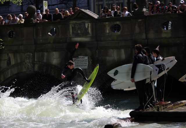 Keep Surfing (2009) | ČSFD.cz