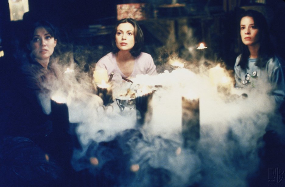 Charmed - The Witch Is Back (S01E09) (1998) | ČSFD.sk