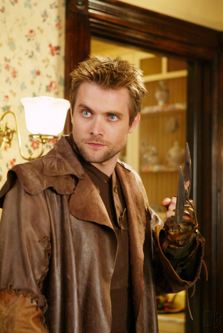 Charmed - Someone to Witch Over Me (S07E07) (2004) | ČSFD.sk