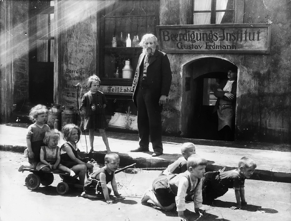 Slums of Berlin (1925) | ČSFD.cz