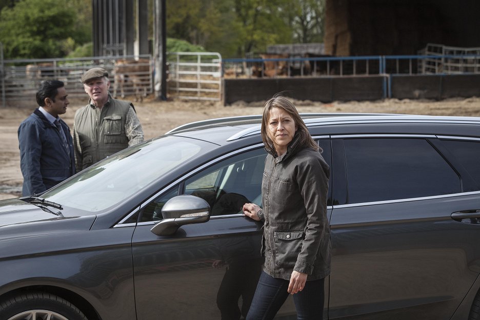 Unforgotten - Episode 1 (S01E01) (2015) | ČSFD.cz