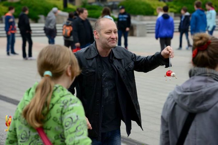 Komisarz Alex - Mężczyzna, który patrzy (S06E07) (2014) | ČSFD.cz