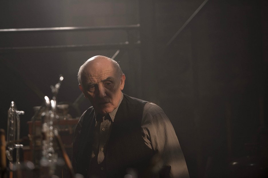 Jekyll a Hyde - The Cutter (E03) (2015) | ČSFD.cz