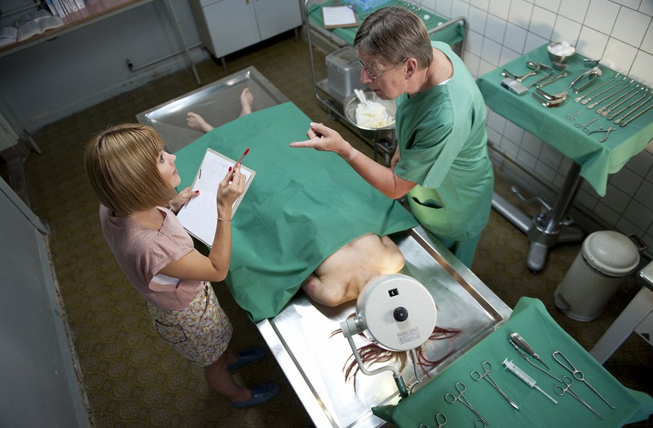 Alles Klara - Der Würstchenmörder (S01E08) (2012) | ČSFD.sk