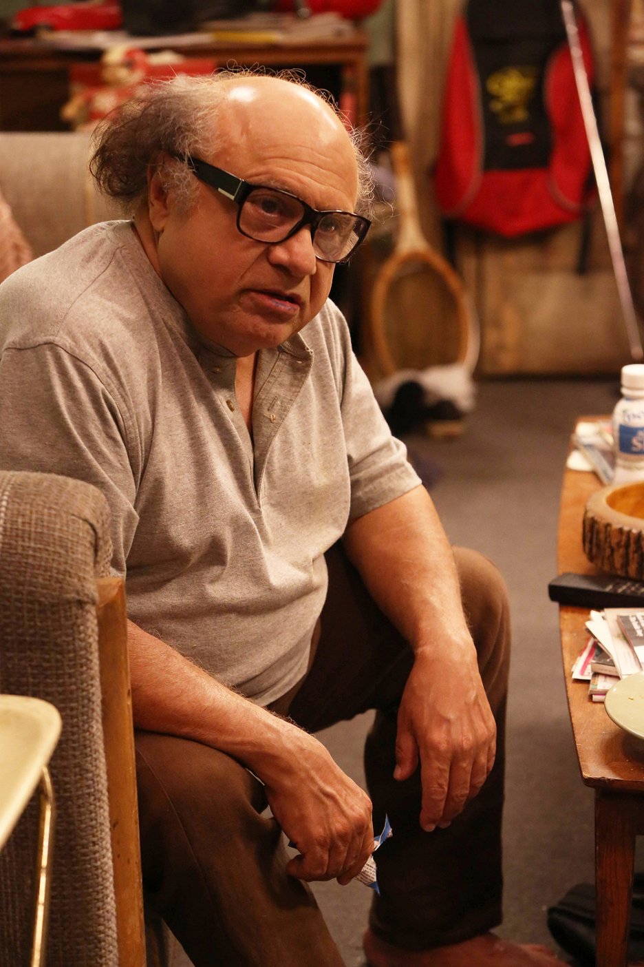It's Always Sunny in Philadelphia - Frank odchází do důchodu (S10E09 ...