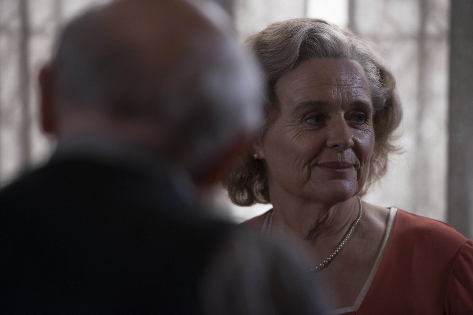 Jekyll a Hyde - Black Dog (E05) (2015) | ČSFD.cz