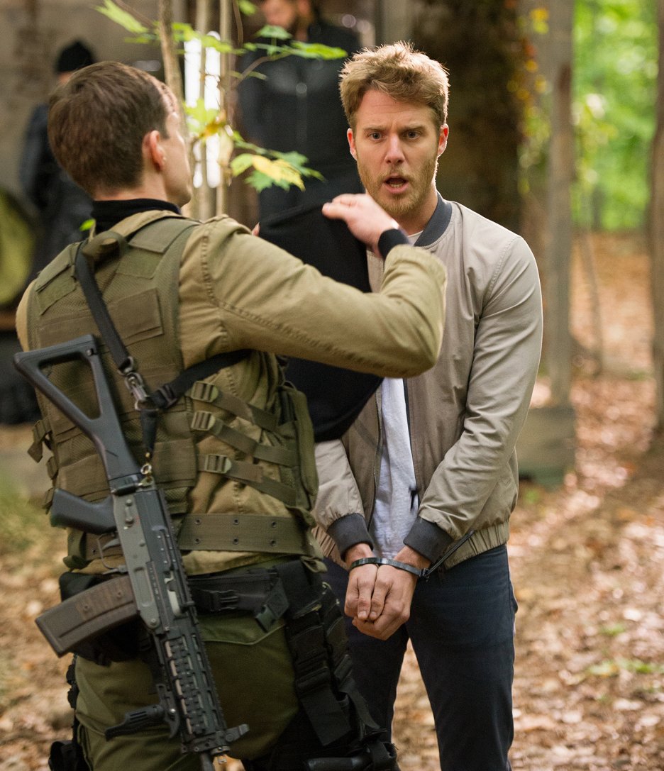 Všemocný - Tajná operace Briana Finche (E07) (2015) | ČSFD.cz