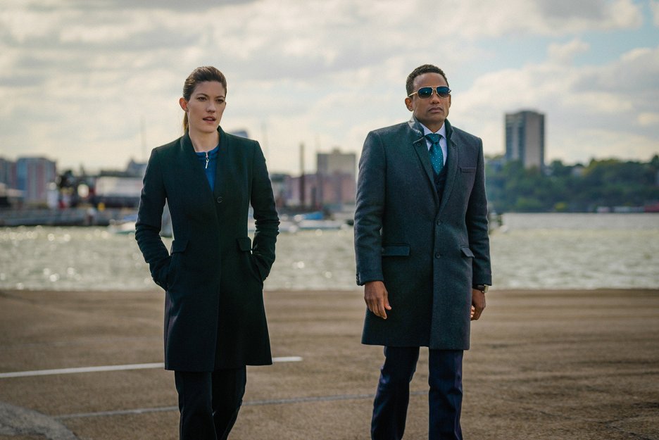 Všemocný - Tajná operace Briana Finche (E07) (2015) | ČSFD.cz