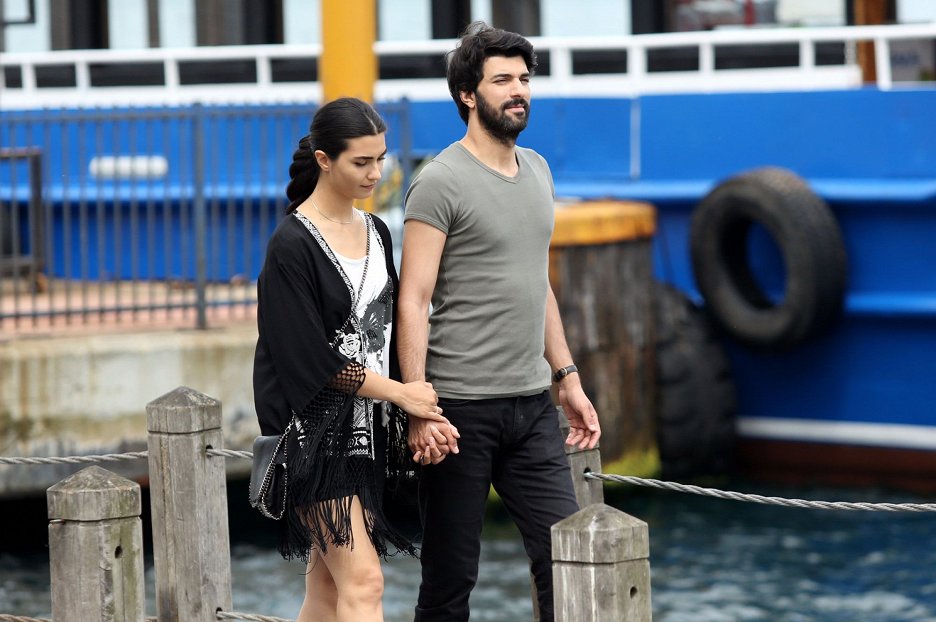 Kara Para Aşk (2014) | ČSFD.cz