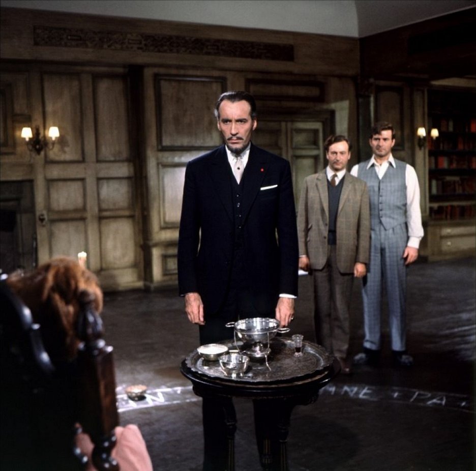 The Devil Rides Out (1968) | ČSFD.cz