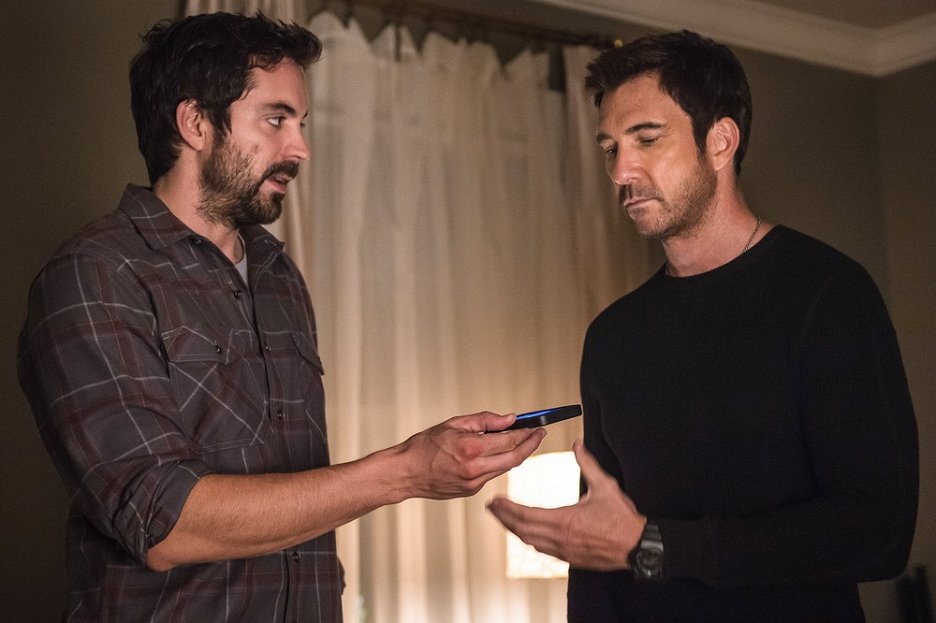 Hostages (2013) | ČSFD.cz