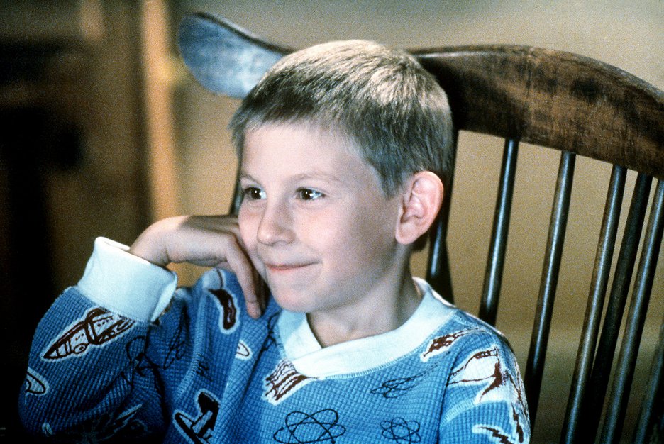 Malcolm v nesnázích - Sleepover (S01E06) (2000) | ČSFD.cz