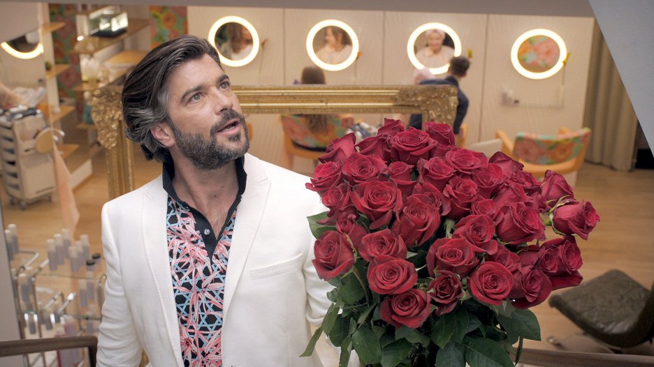 Vorstadtweiber - Heimlichkeiten (S01E03) (2015) | ČSFD.cz