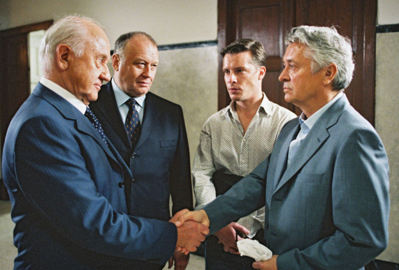 Commissario Laurenti - Gib jedem seinen eigenen Tod (E02) (2006) | ČSFD.cz