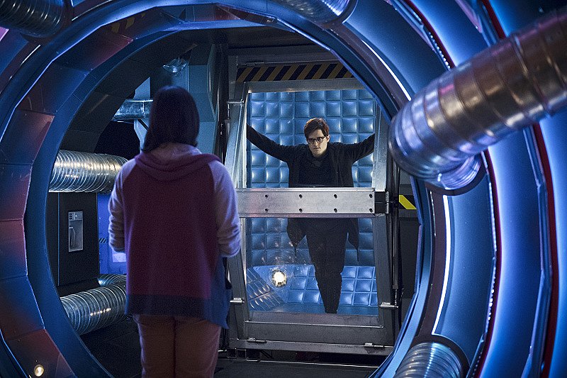 Flash - Flashback (S02E17) (2016) | ČSFD.cz