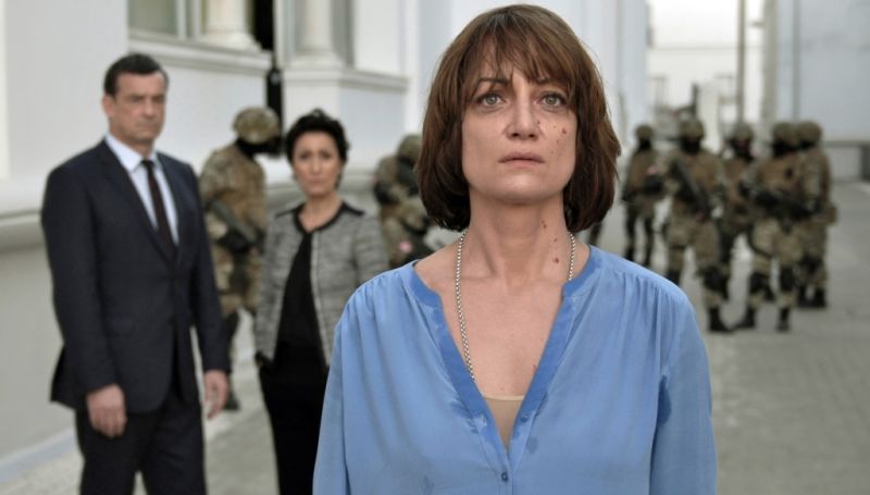 Die Diplomatin - Das Botschaftsattentat (E01) (2016) | ČSFD.cz