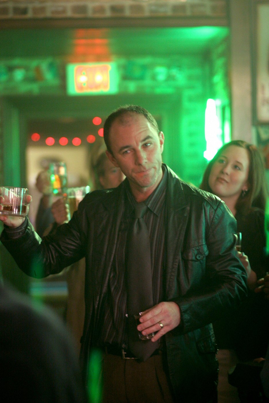 Beze stopy - Přechod (S03E18) (2005) | ČSFD.cz