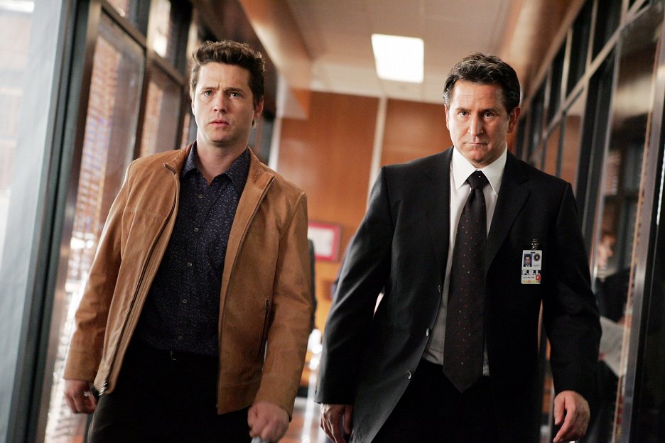 Beze stopy - Křižovatka (S04E24) (2006) | ČSFD.cz